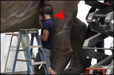 Lifelike Replica of "Sue" Tyrannosaurus rex Goes on Display